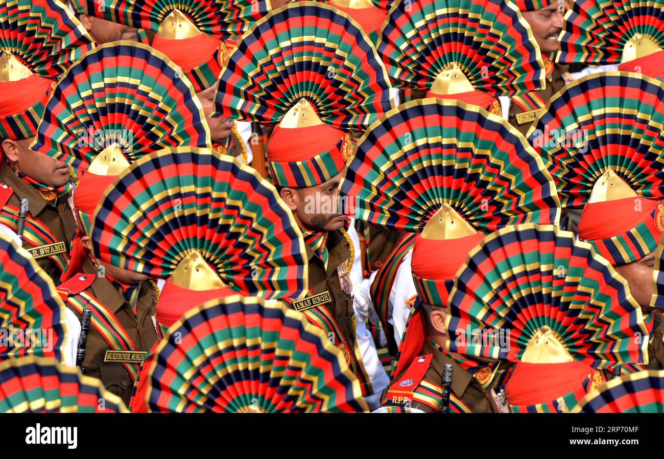 Indian soldiers march past during hi-res stock photography and images ...