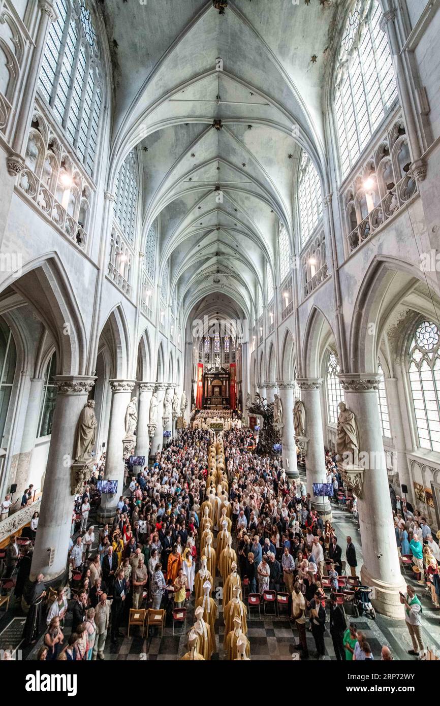 Archidiocesan hi-res stock photography and images - Alamy