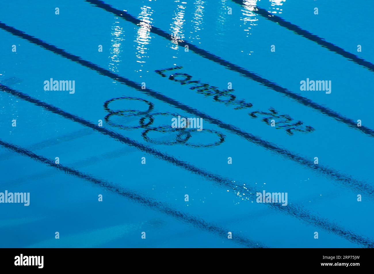 Synchronized swimming and olympics 2012 hi-res stock photography and ...