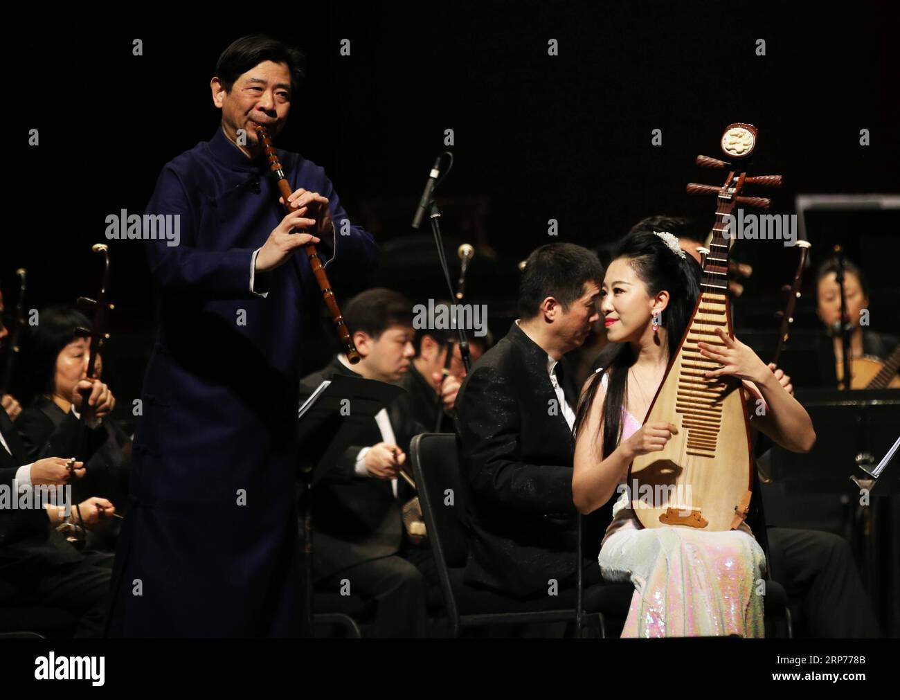 (190130) -- NEW JERSEY, Jan. 30, 2019 (Xinhua) -- Artists Wang Ciheng ...