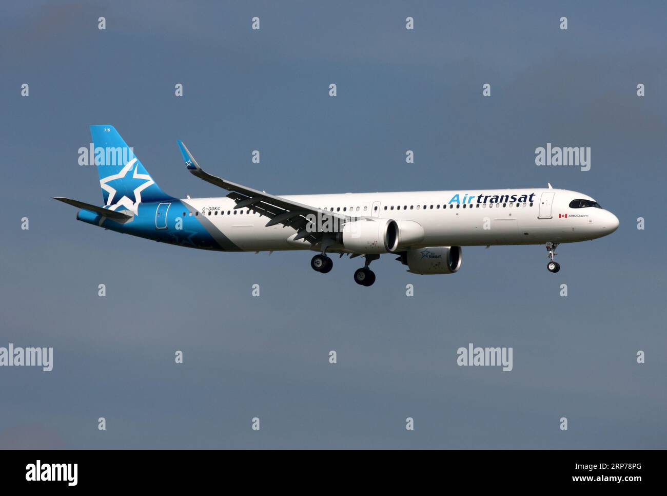 An Airbus A321 Neo of Air Transat approaches London Gatwick Airport ...