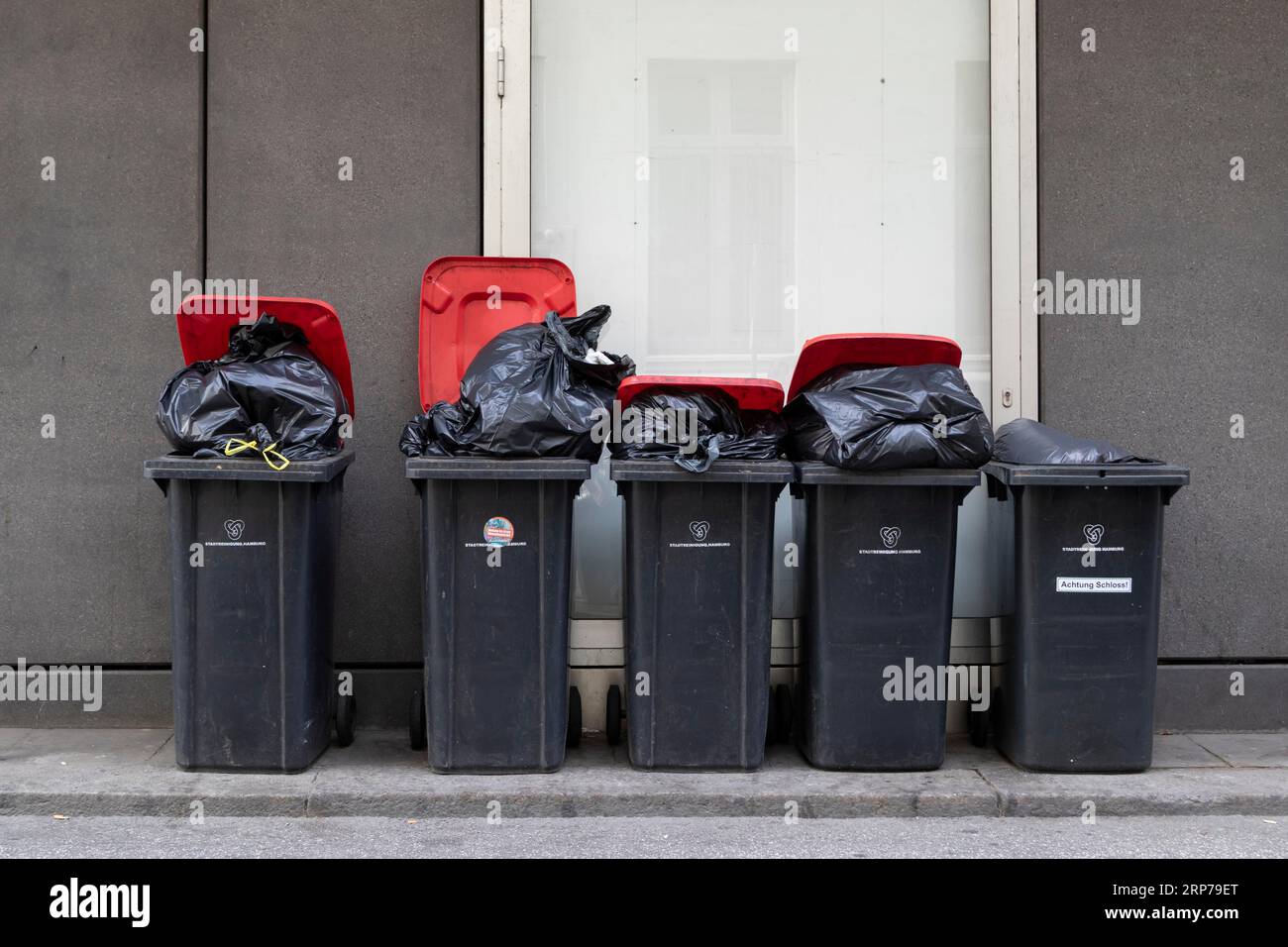 Symbolic image, symmetry, city cleaning, waste disposal, recycling ...