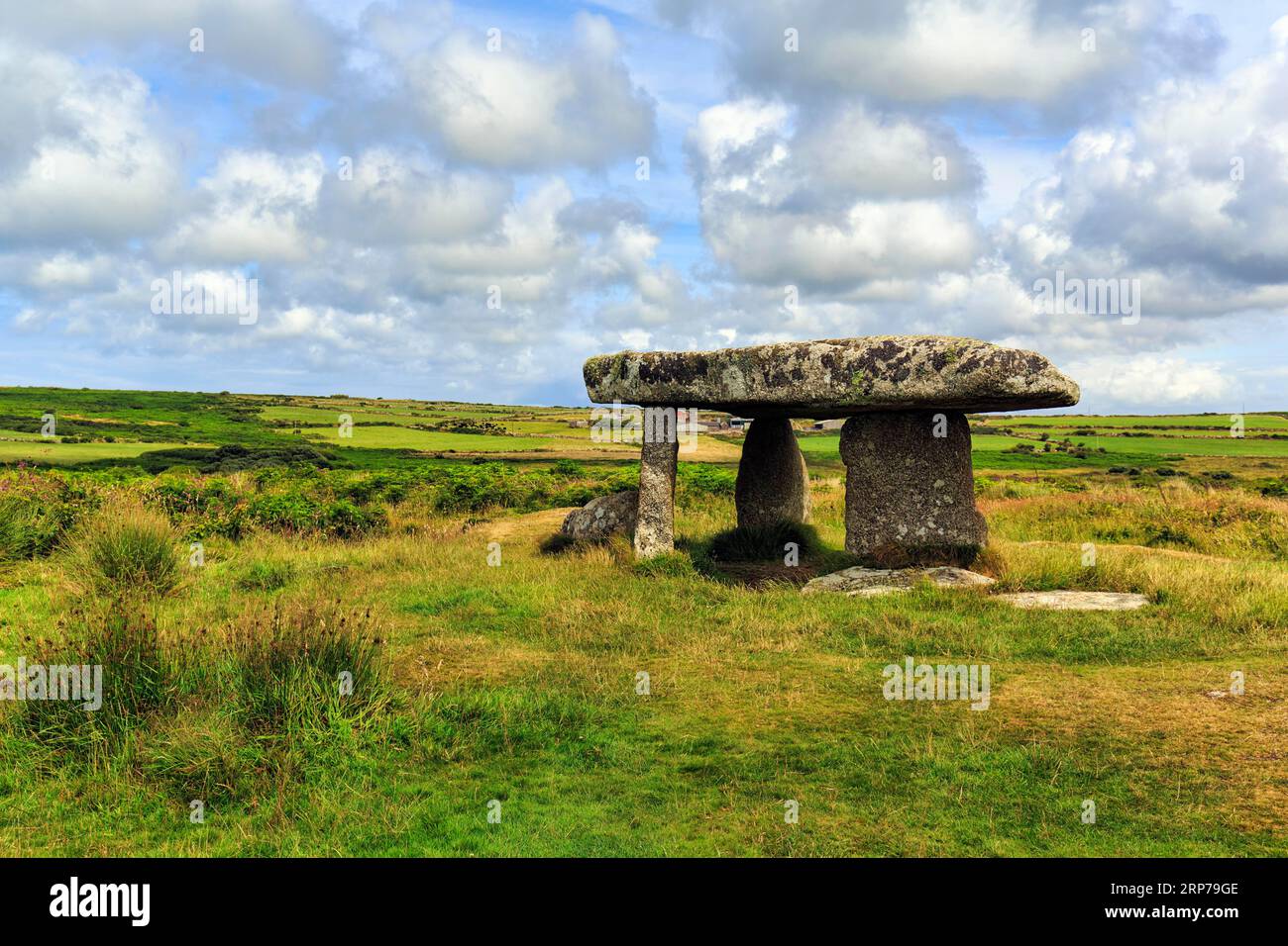 Portal tomb Lanyon Quoit, Neolithic dolmen in a meadow, Penzance ...