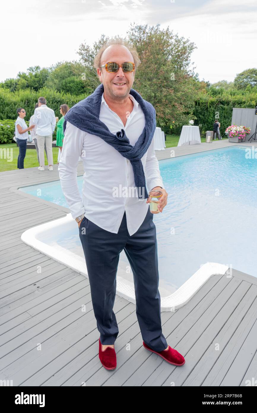 Hamptons house on water hi-res stock photography and images - Alamy