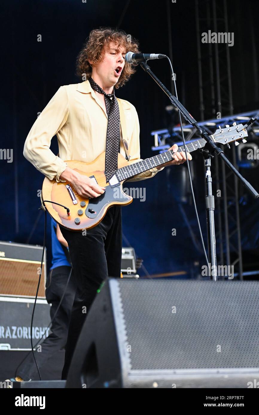 Razorlight group hi-res stock photography and images - Alamy