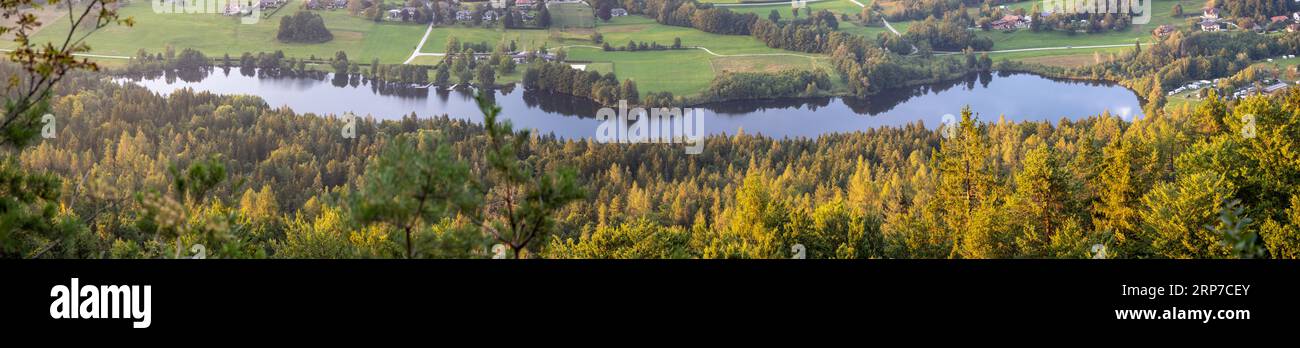 Evening atmosphere, view of the Rauschelesee, Keutschacher Seental ...