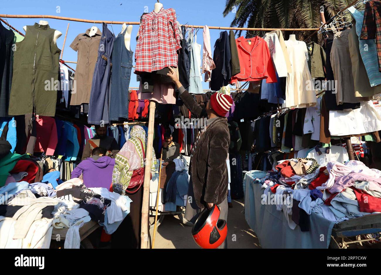 Bazaar in rawalpindi pakistan hi-res stock photography and images - Alamy