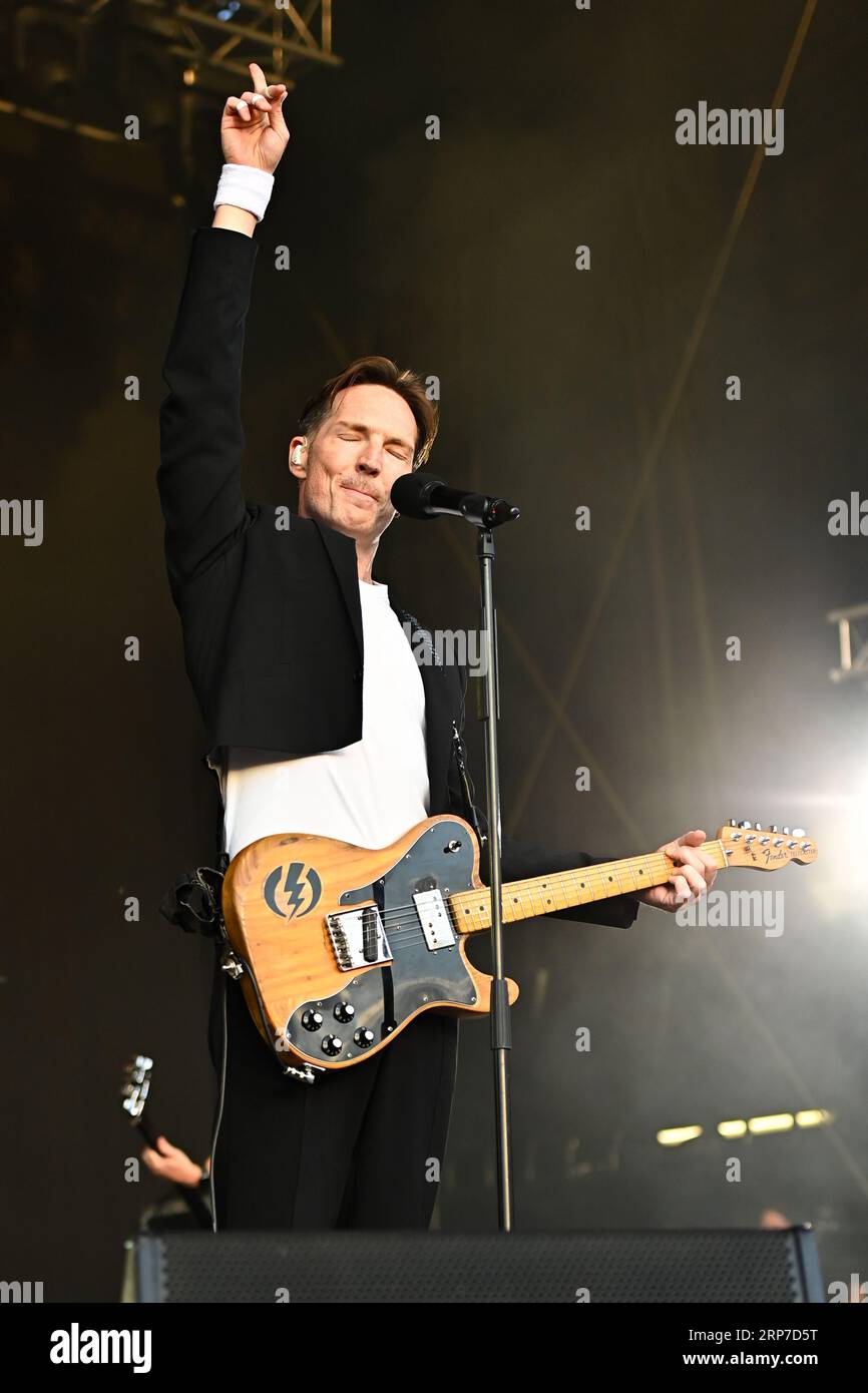The feeling live hi-res stock photography and images - Alamy