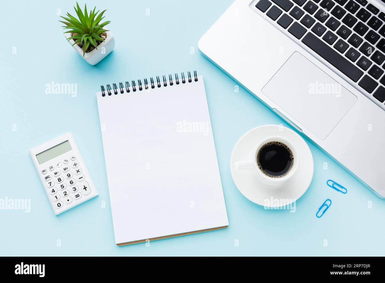 Notepad and calculator hi-res stock photography and images - Alamy