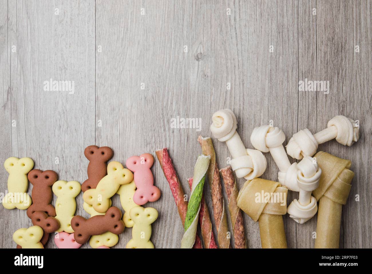 Dog snacks hi-res stock photography and images - Alamy