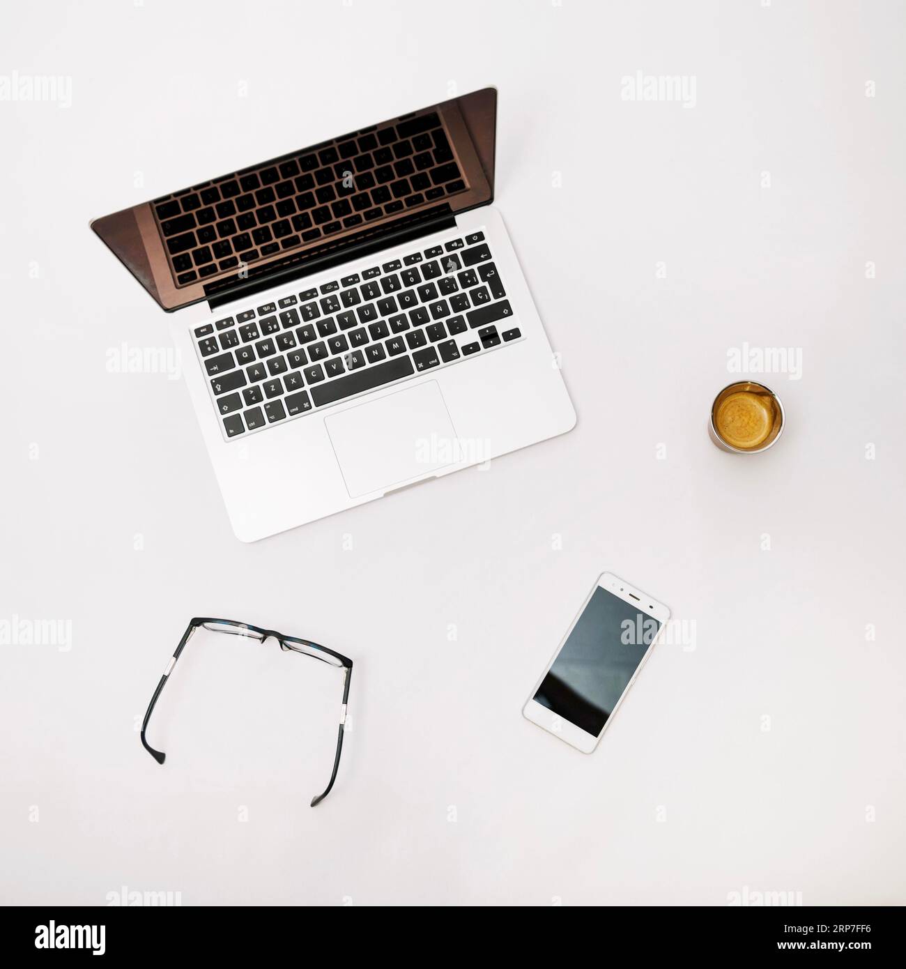 Office items hi-res stock photography and images - Alamy