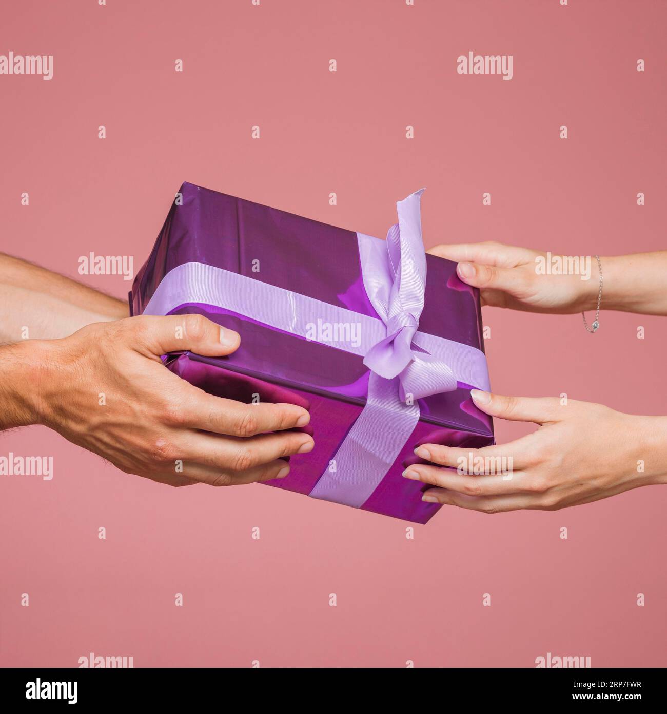 Hands gift boxes hi-res stock photography and images - Alamy
