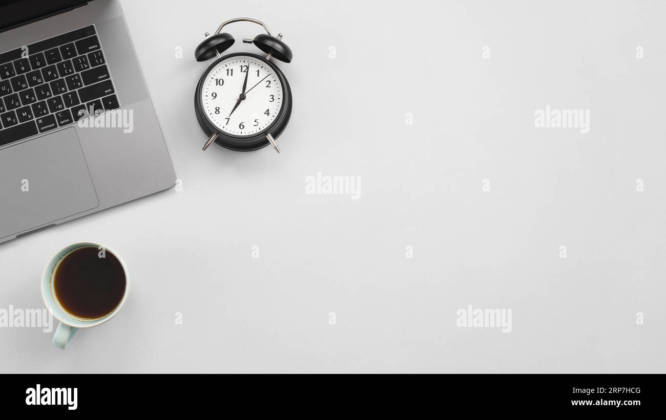 Clock desktop hi-res stock photography and images - Alamy