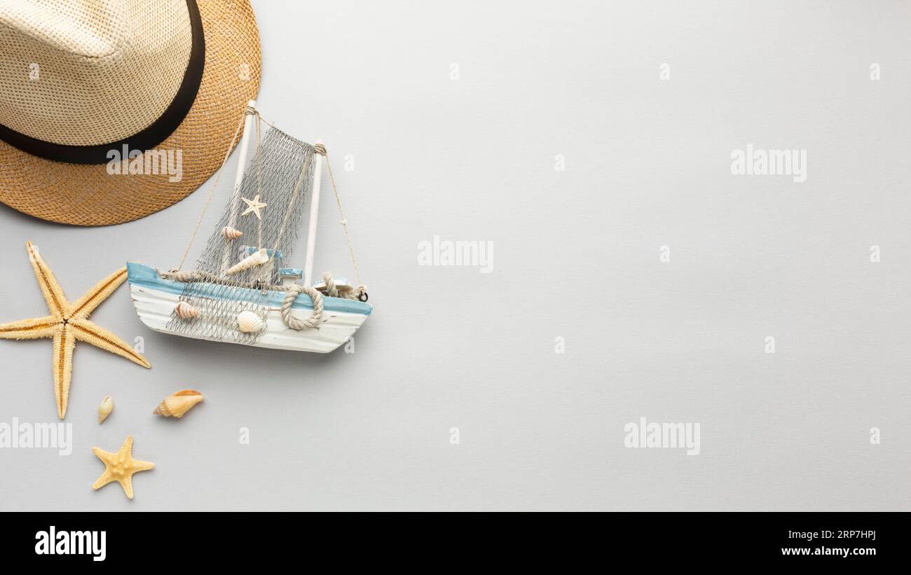 Top view hat starfish boat Stock Photo - Alamy
