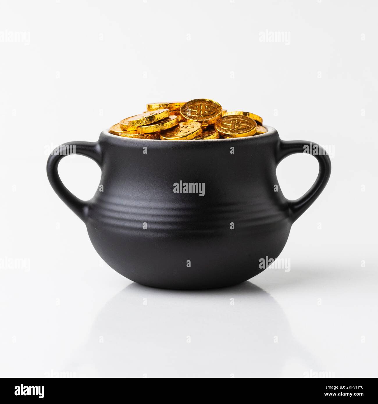 Cauldron of gold hi-res stock photography and images - Alamy
