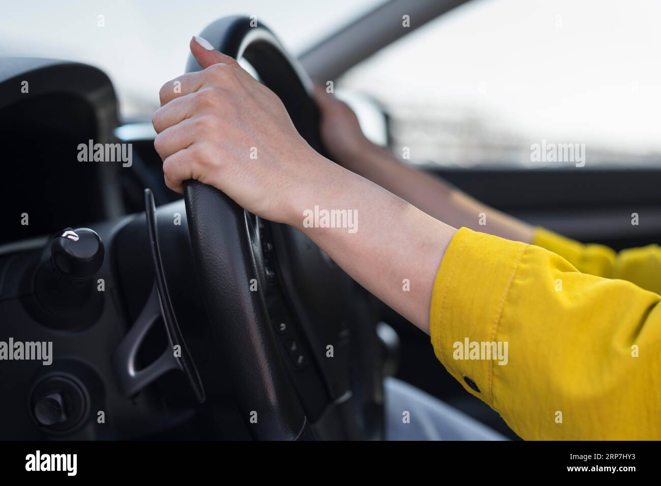 Hands steering wheel hi-res stock photography and images - Alamy