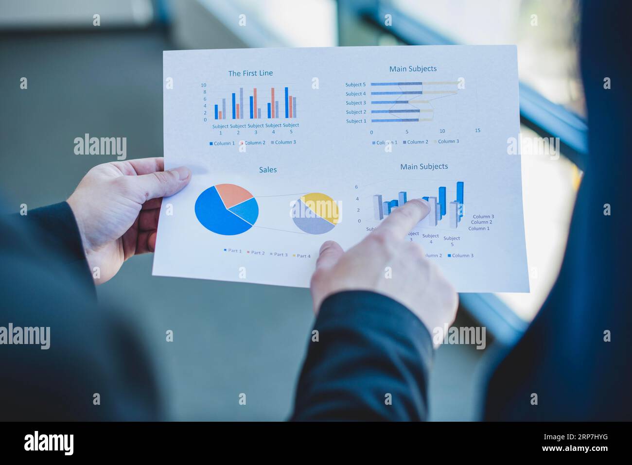 Checking stats hi-res stock photography and images - Alamy