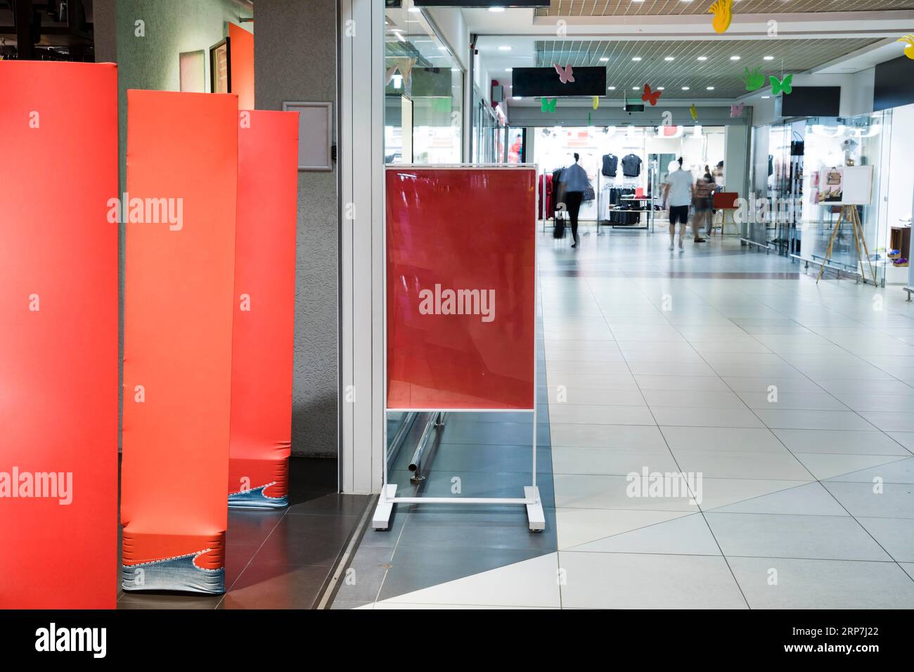 Empty mall center hi-res stock photography and images - Alamy