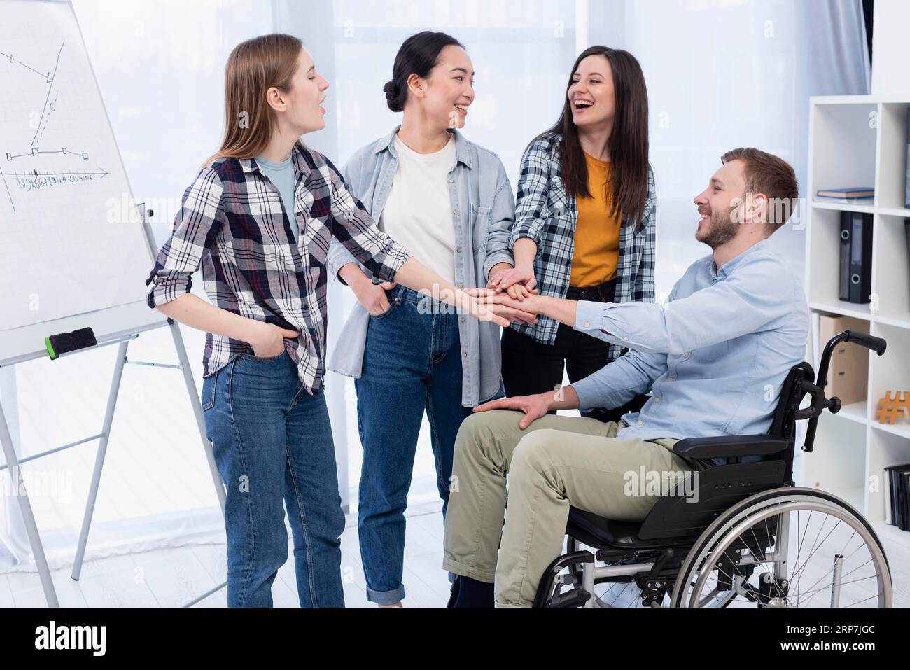 Smiley worker hi-res stock photography and images - Alamy