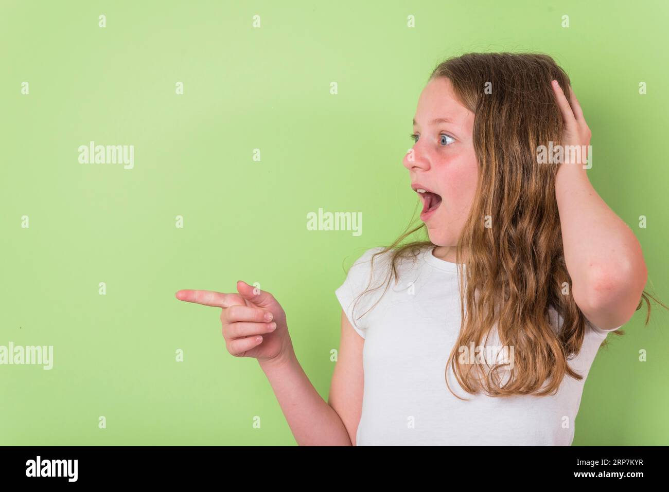 Child looking angry and smile hi-res stock photography and images - Alamy