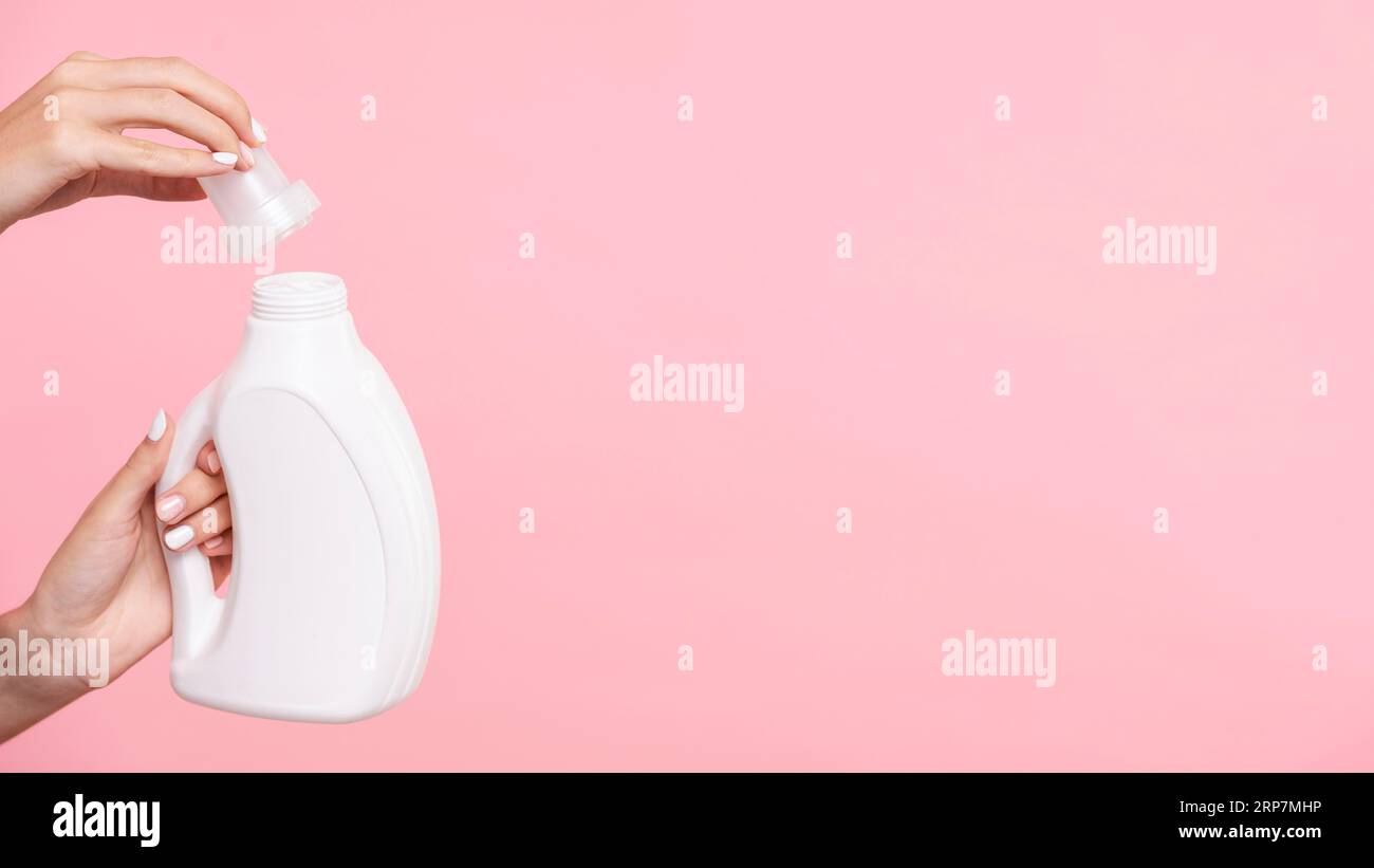 Oven cleaner detergent hi-res stock photography and images - Alamy