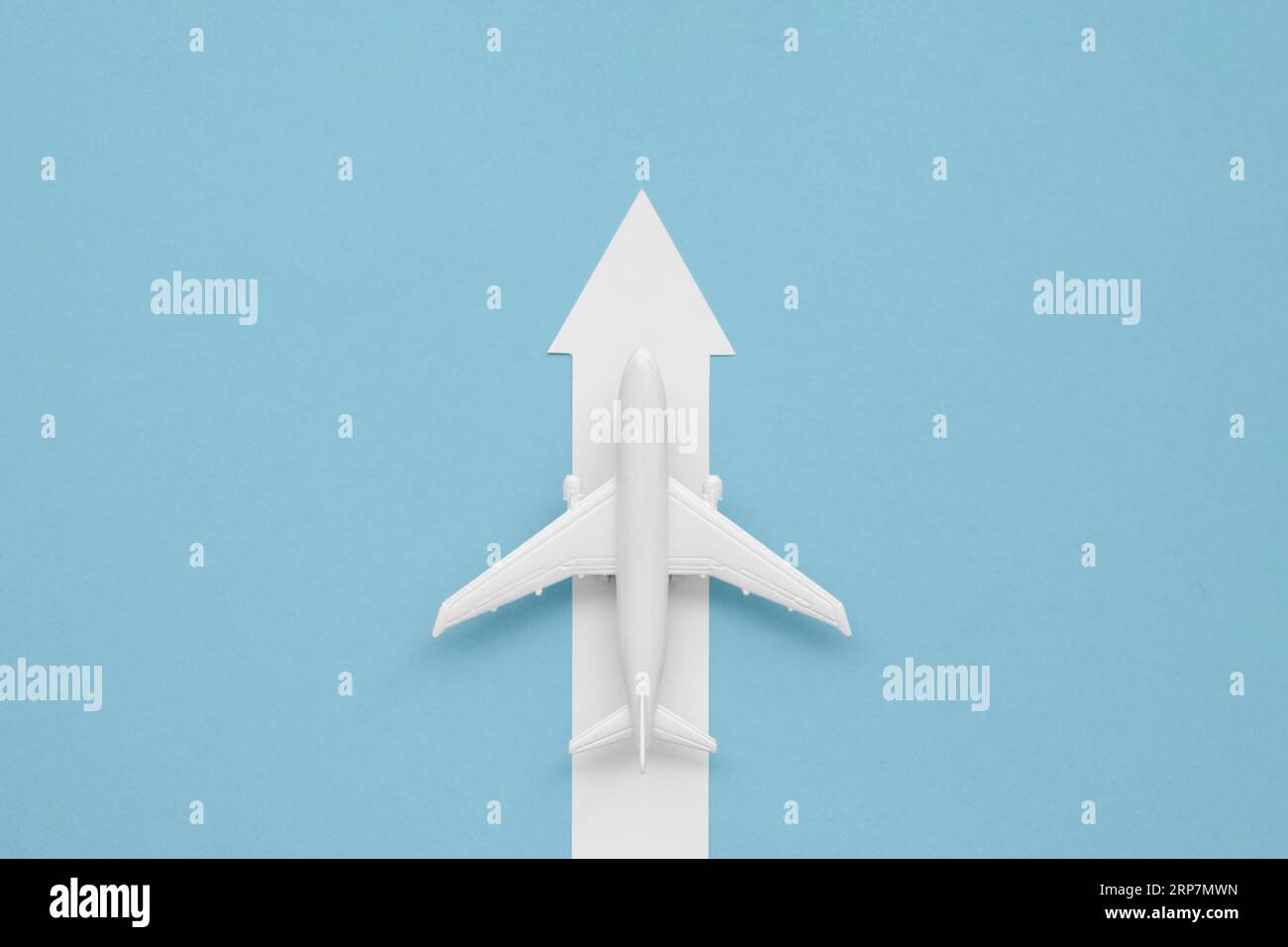 Flat arrow hi-res stock photography and images - Alamy