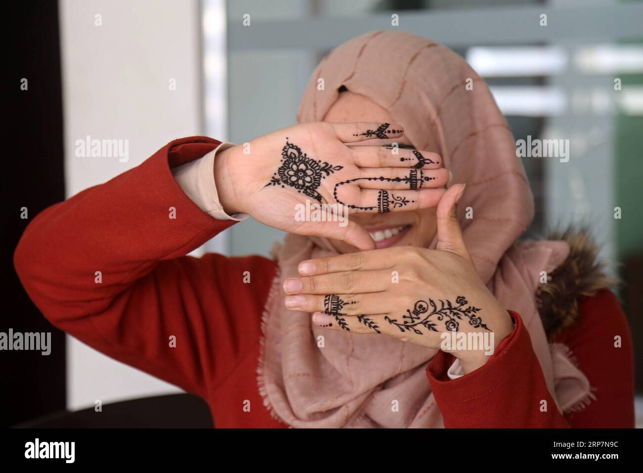 Skin staining hi-res stock photography and images - Alamy