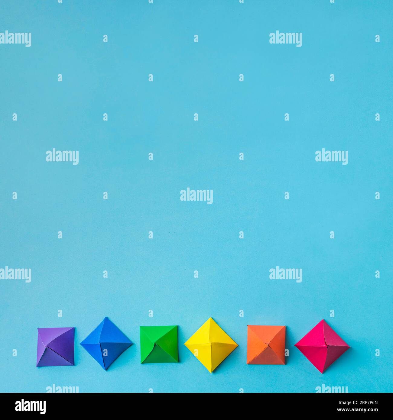 Row of origami hi-res stock photography and images - Alamy