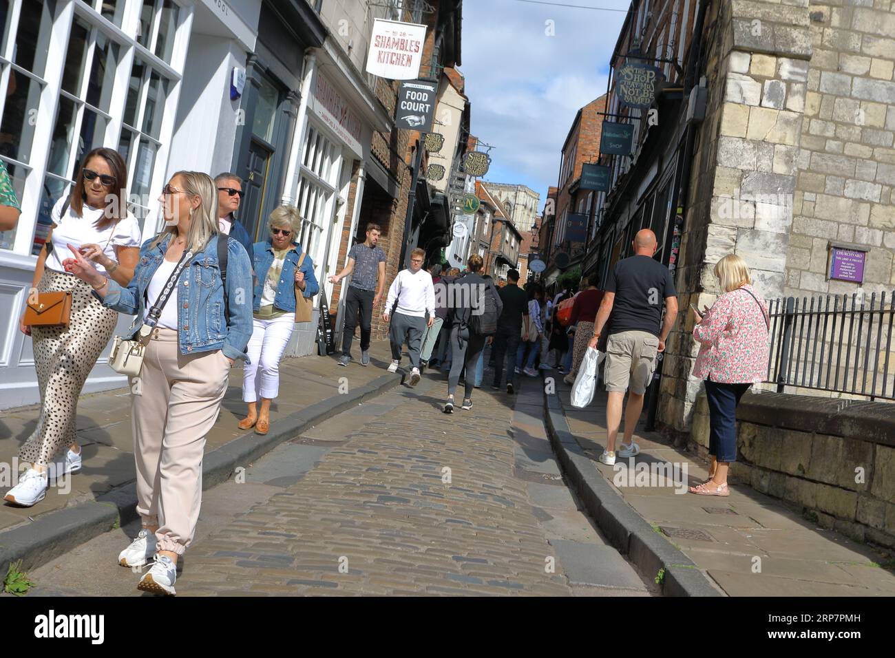 People walking shambles hi-res stock photography and images - Alamy