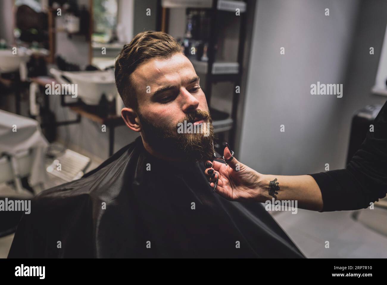 Cutting beard hi-res stock photography and images - Alamy