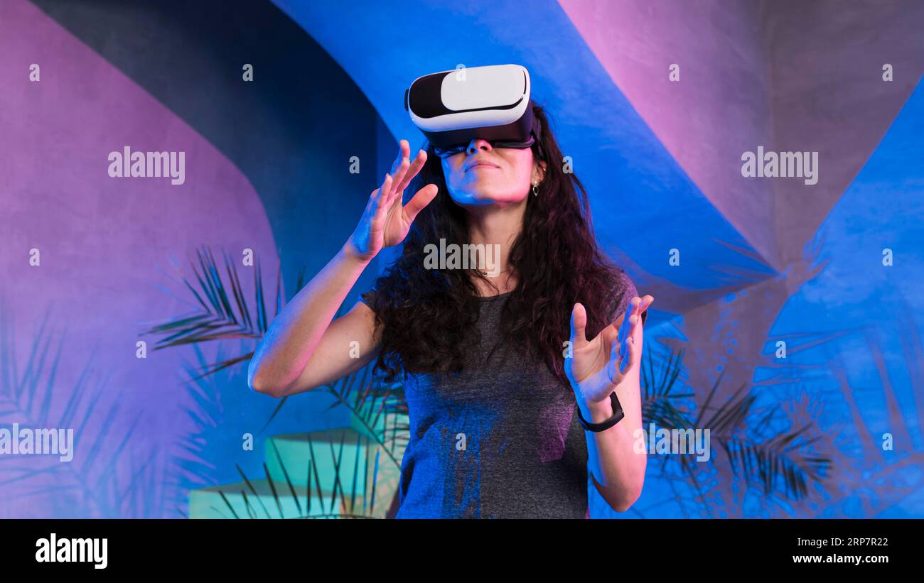 Room set hi-res stock photography and images - Alamy