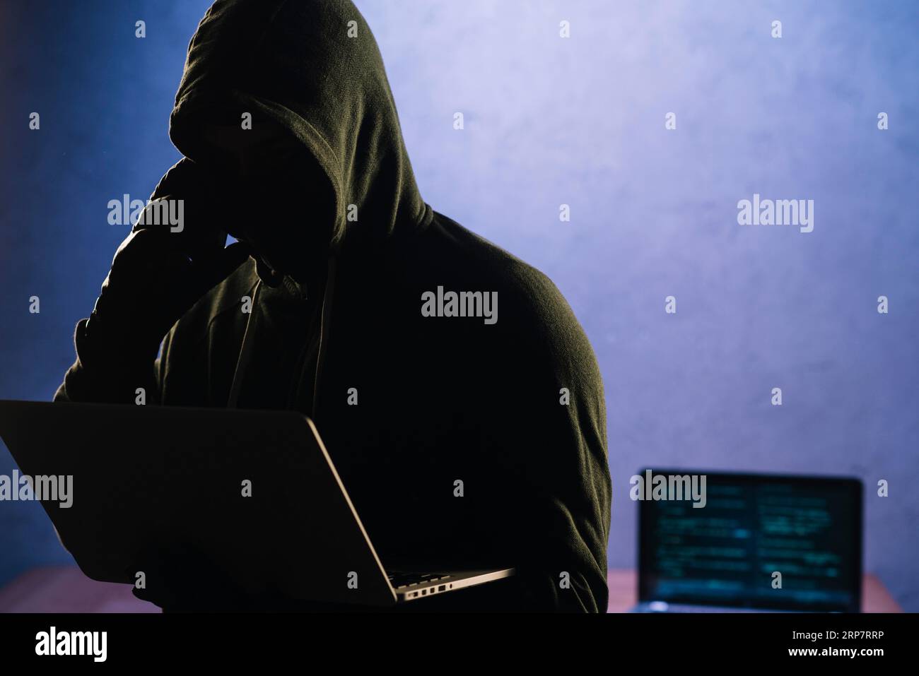 Desk closed laptop hi-res stock photography and images - Alamy