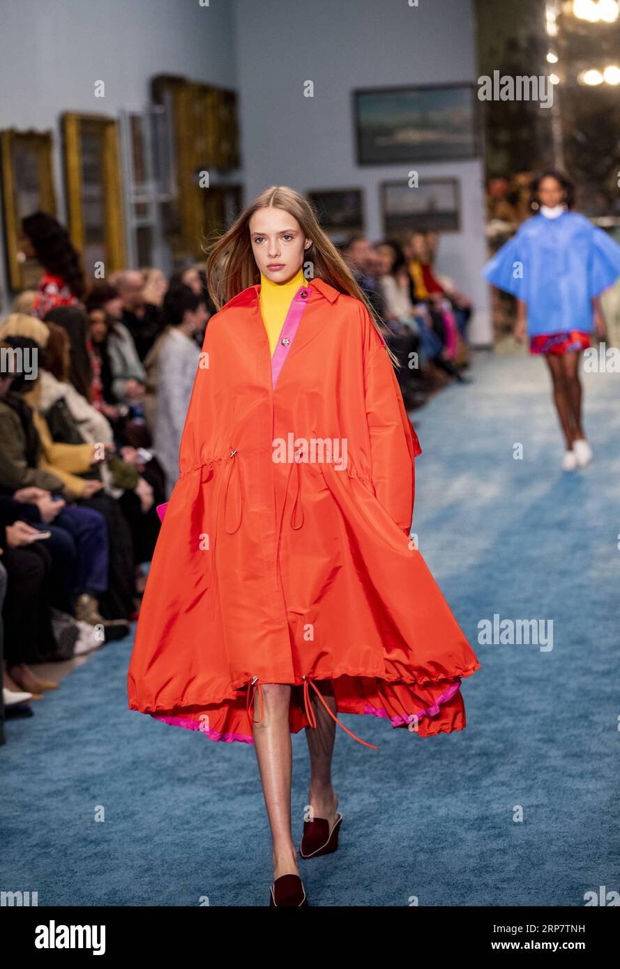 Carolina herrera new york fashion hi-res stock photography and images ...