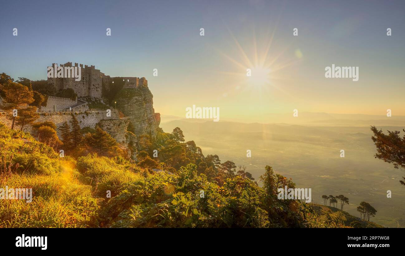 Morning light, backlight, sun as star, fog, Castello di Venere, view of the plain, Erice ...