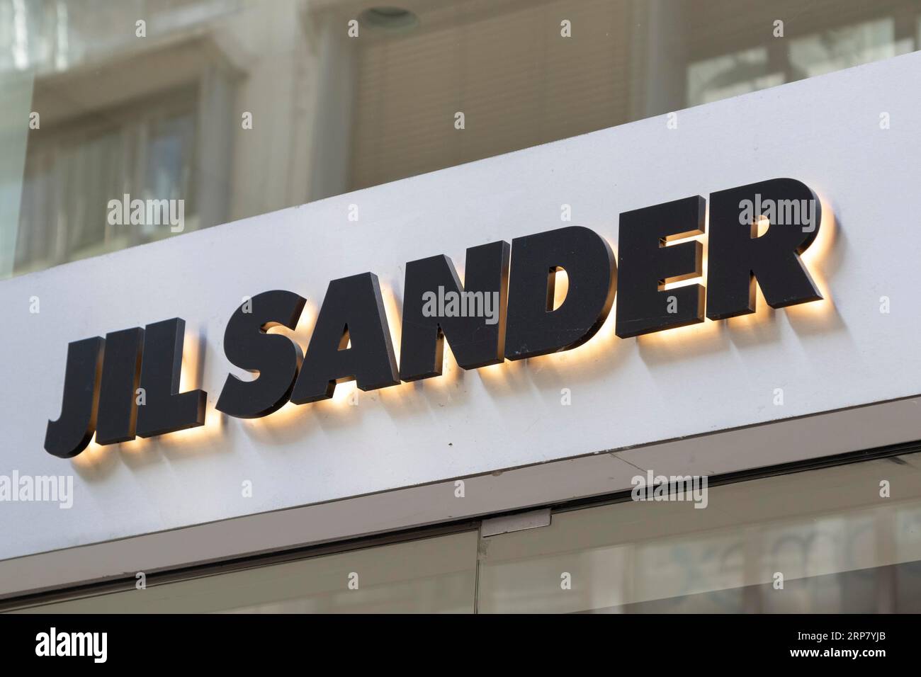 Jil sander detail hi-res stock photography and images - Alamy