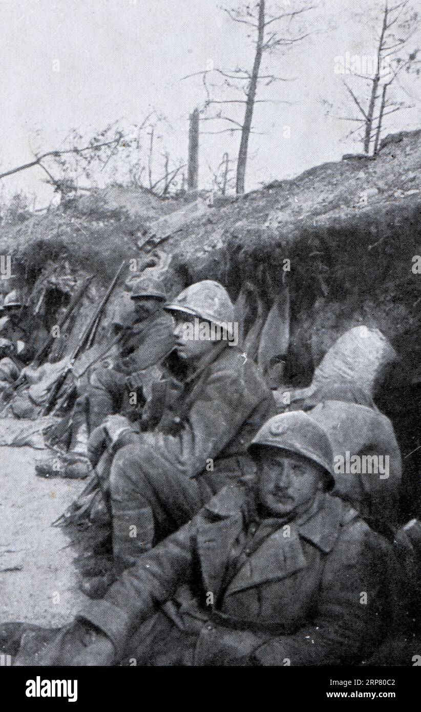 Life in the trenches, Cornillet hills, May 1917, Marne department ...