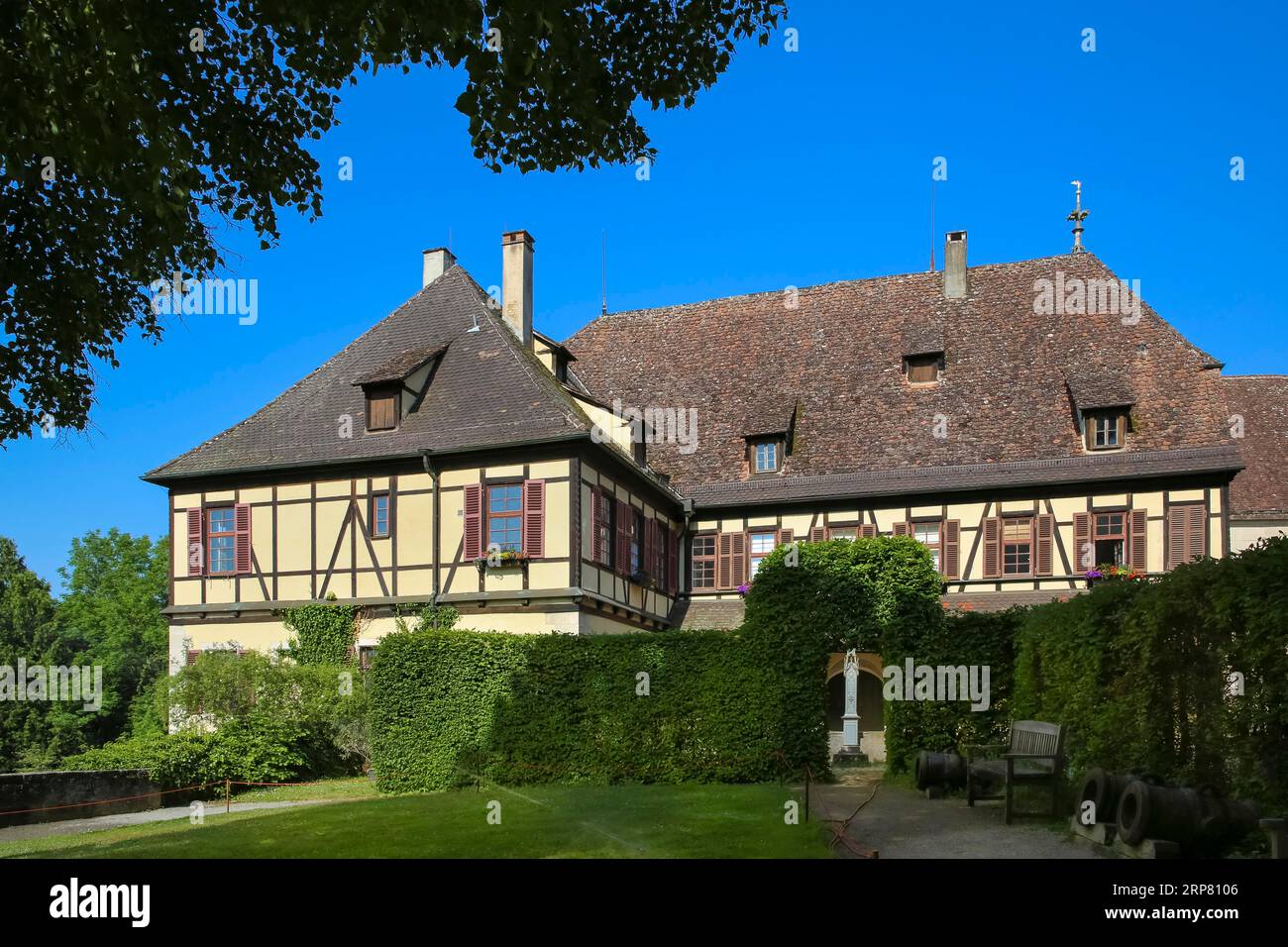 Abbot's house, half-timbering, hedge, Bebenhausen Palace, historic ...