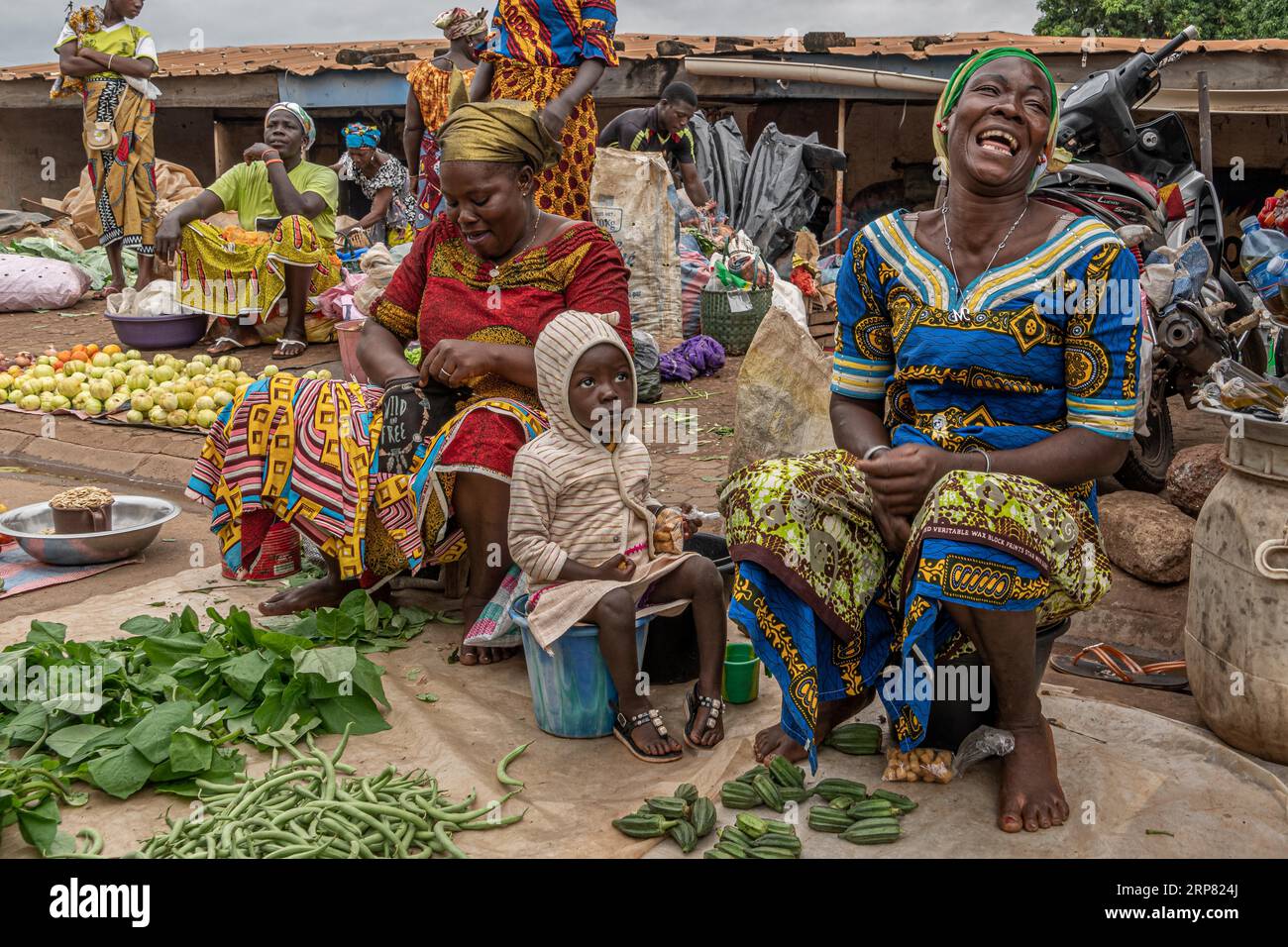 Traditional african colours hi-res stock photography and images - Alamy