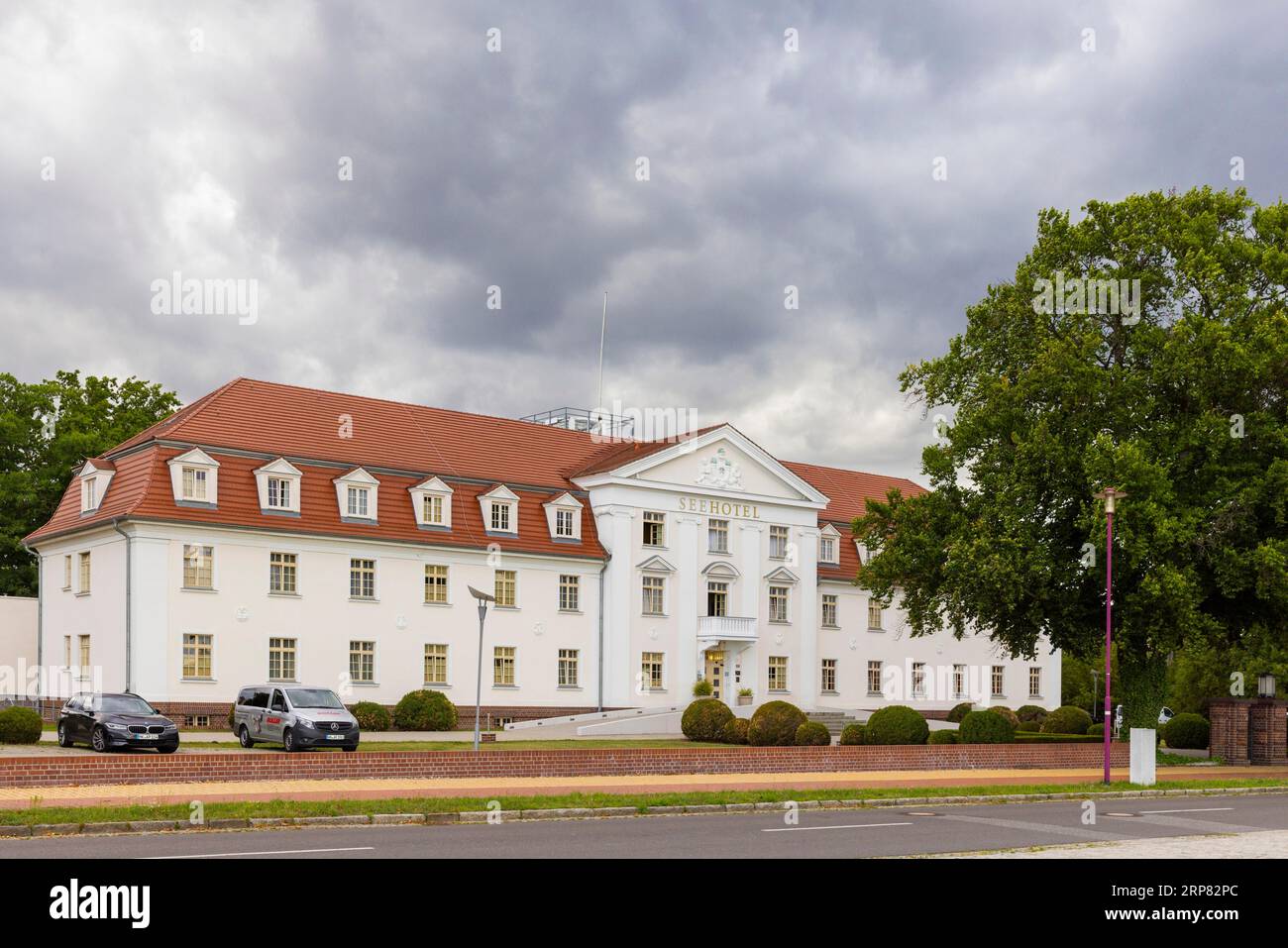 The visitor centre was the IBA Terraces: minimalist architecture ...