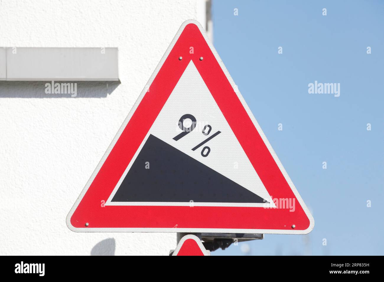 Traffic sign gradient 9 %, Germany Stock Photo - Alamy
