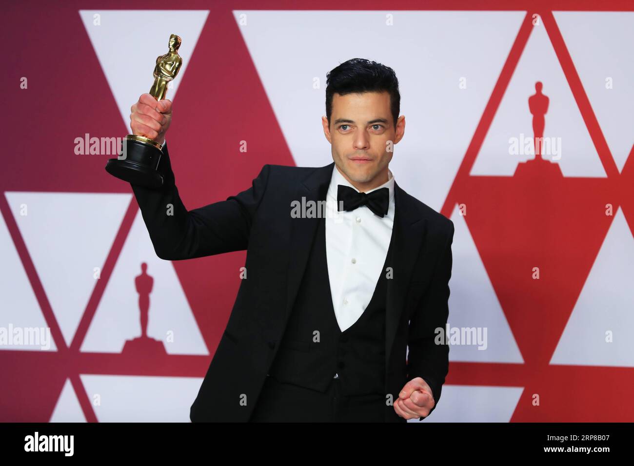 (190225) -- LOS ANGELES, Feb. 25, 2019 (Xinhua) -- Rami Malek poses for ...