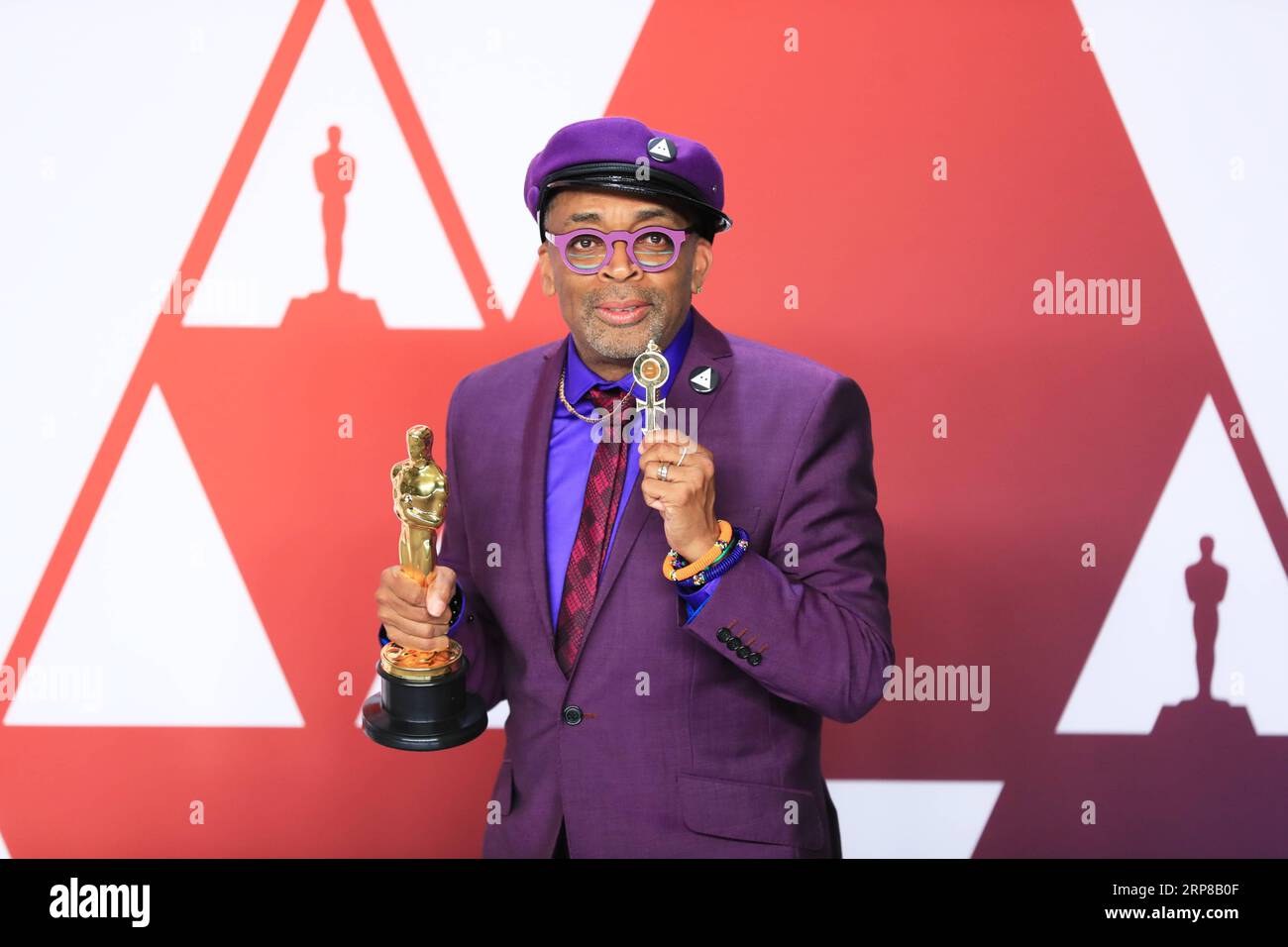 (190225) -- LOS ANGELES, Feb. 25, 2019 (Xinhua) -- Spike Lee, winner of ...