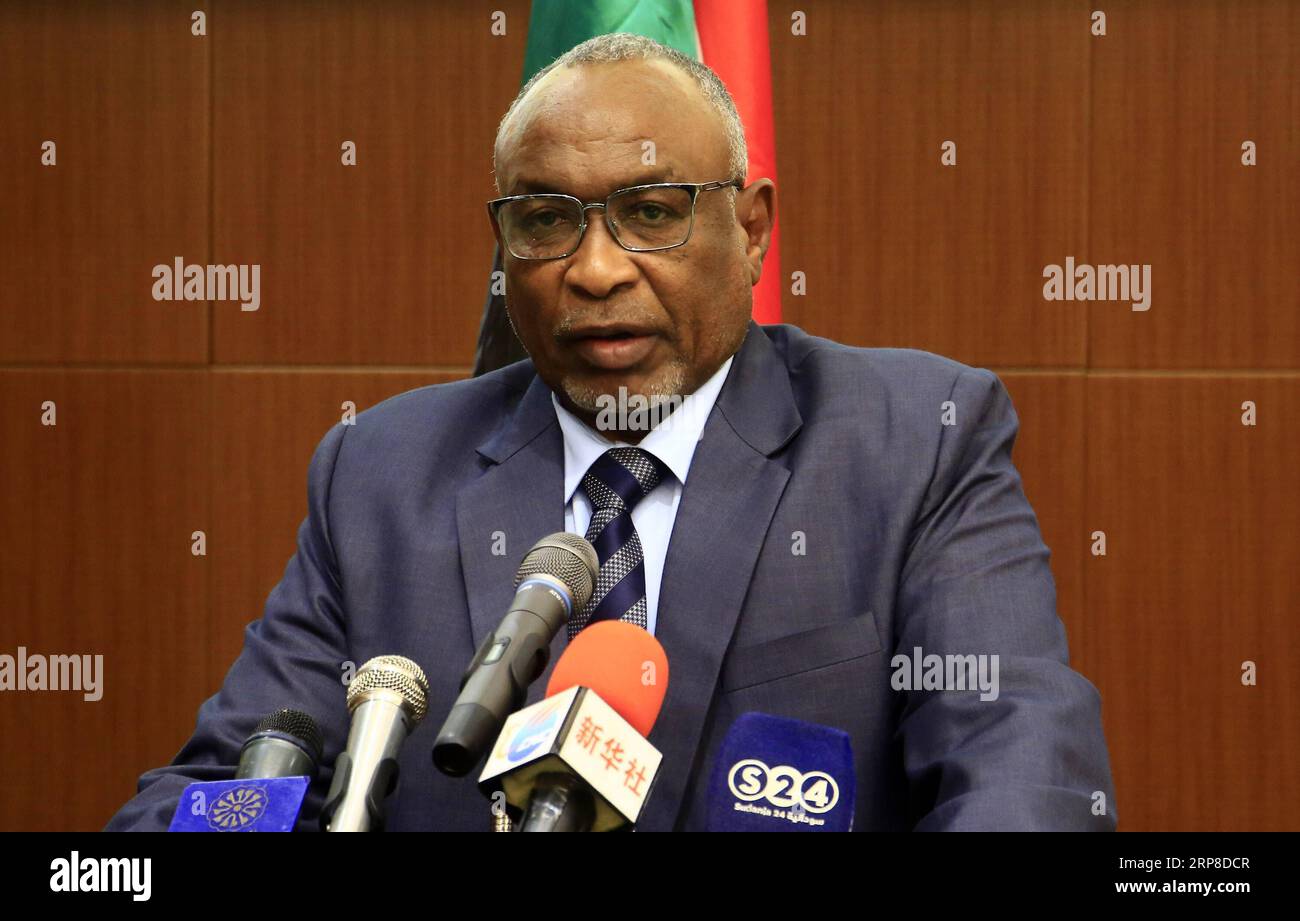 Understandingmous hi-res stock photography and images - Alamy