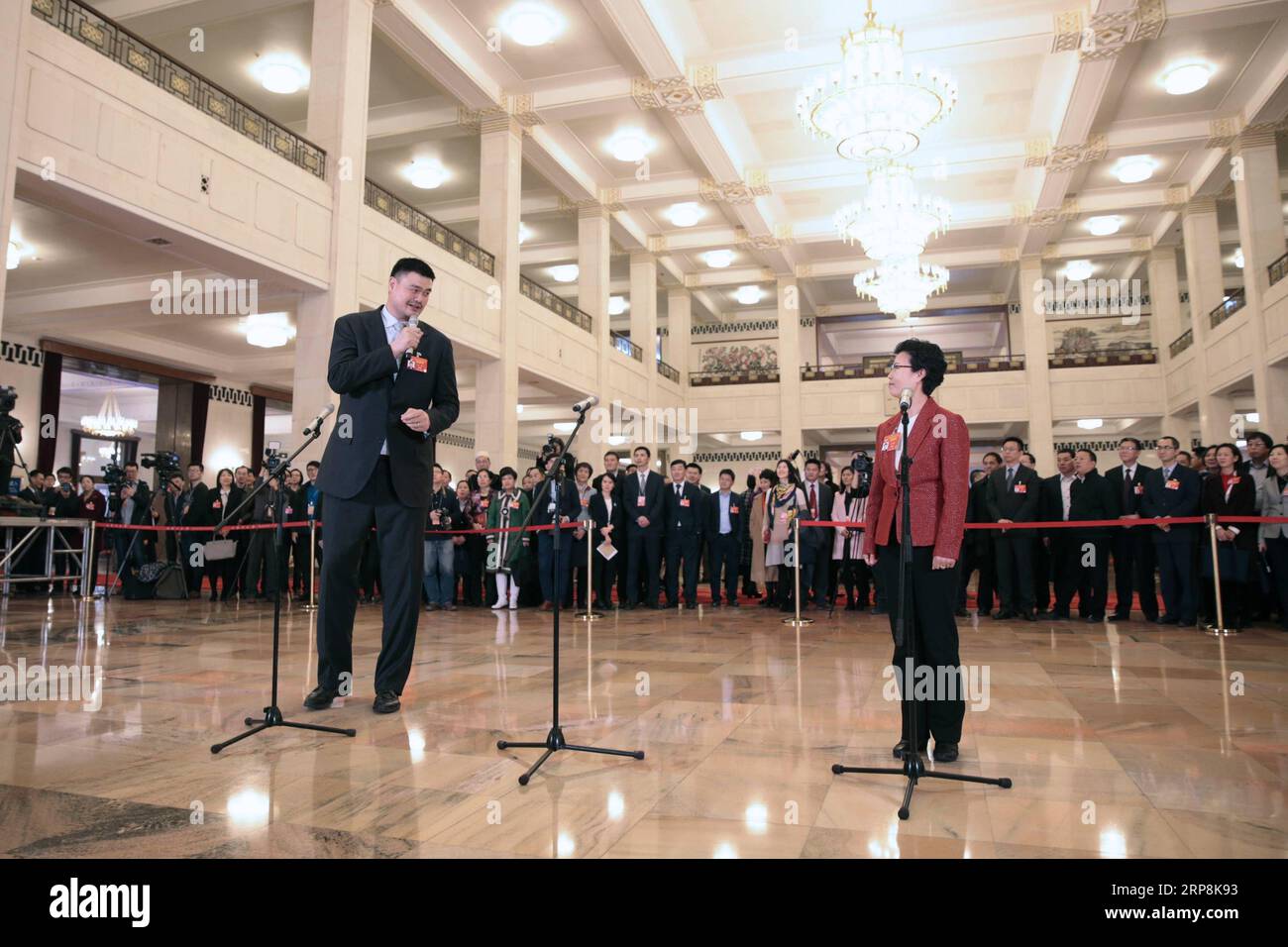 Yao ming hi-res stock photography and images - Alamy