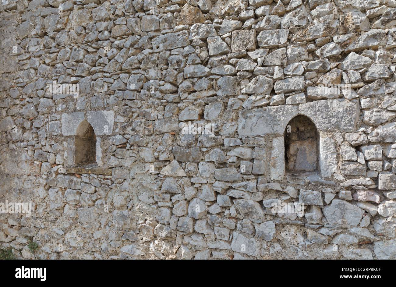 Castle wall niches hi-res stock photography and images - Alamy