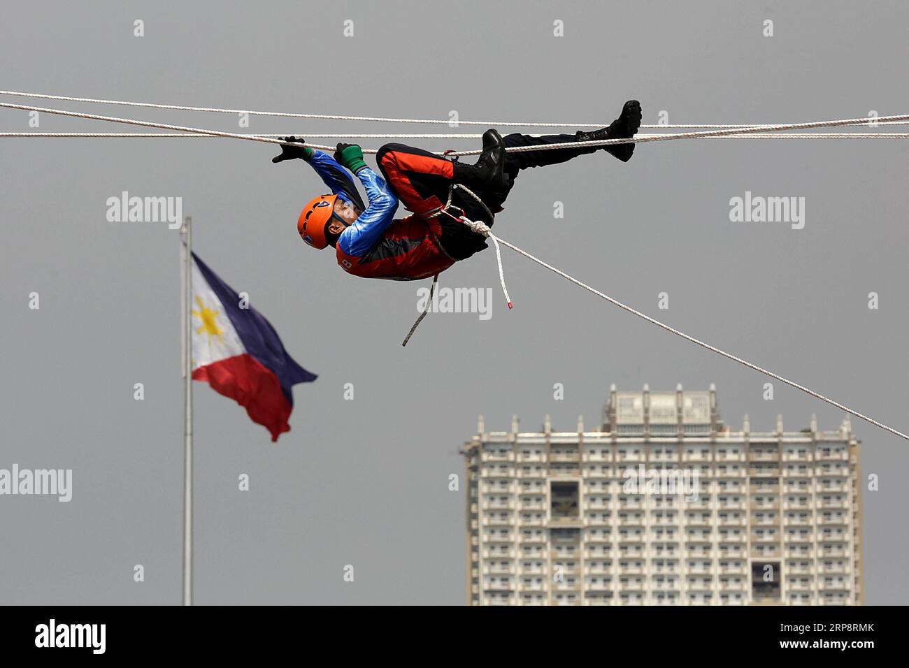 (190314) -- MANILA, March 14, 2019 -- A fire volunteer participates in ...