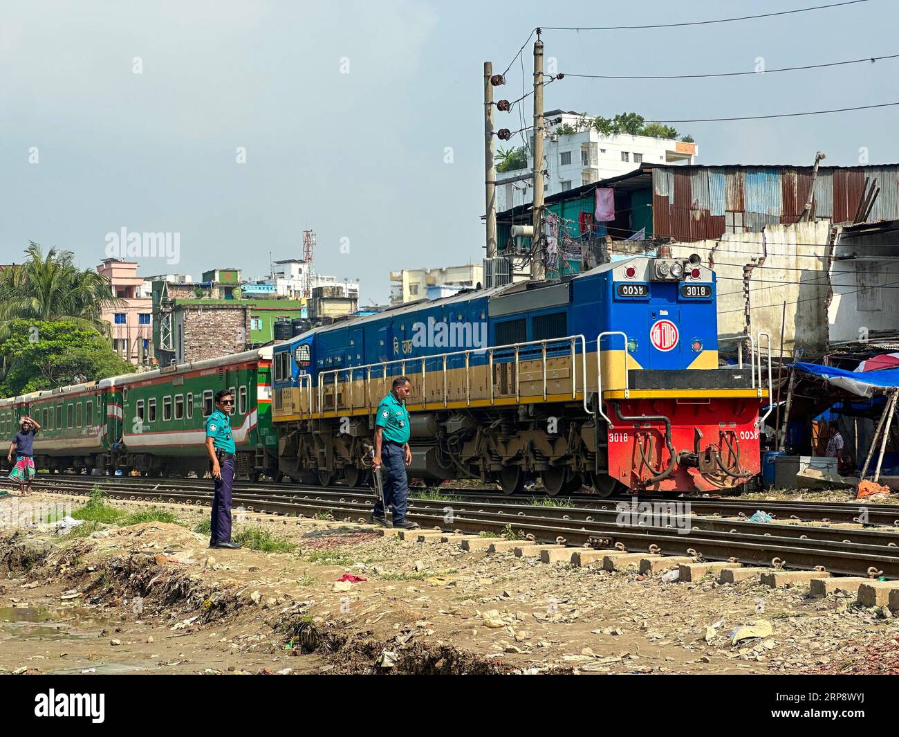 Malibagh railway gate hi-res stock photography and images - Alamy
