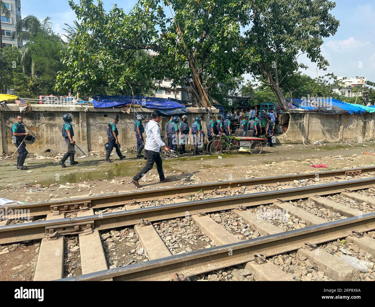 Malibagh railway gate hi-res stock photography and images - Alamy
