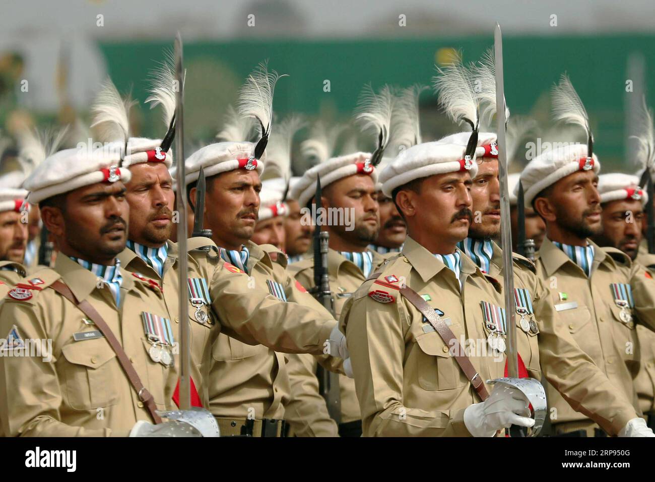 (190323) -- ISLAMABAD, March 23, 2019 -- Pakistani soldiers march ...