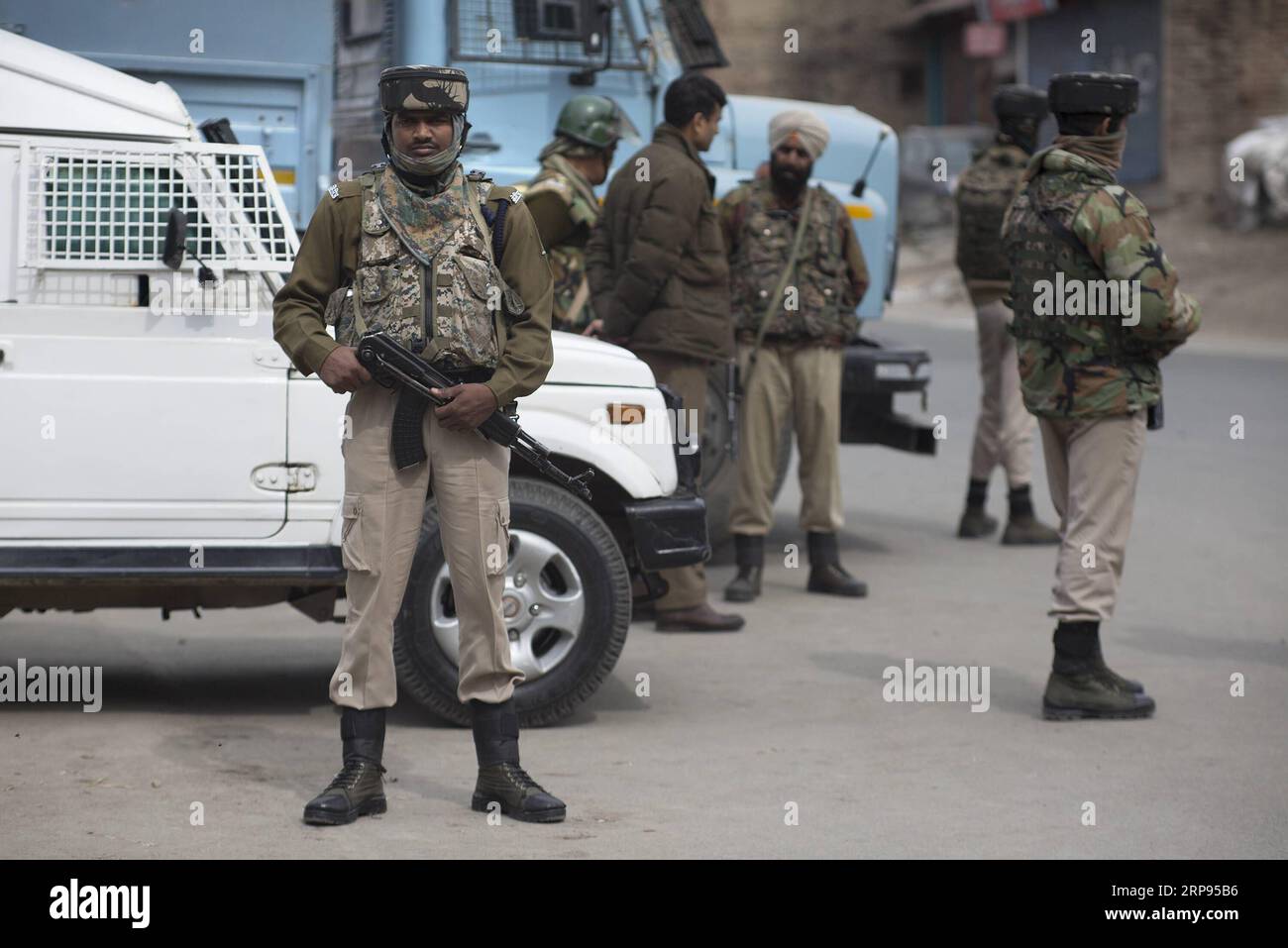 Indian security guard in front hi-res stock photography and images - Alamy